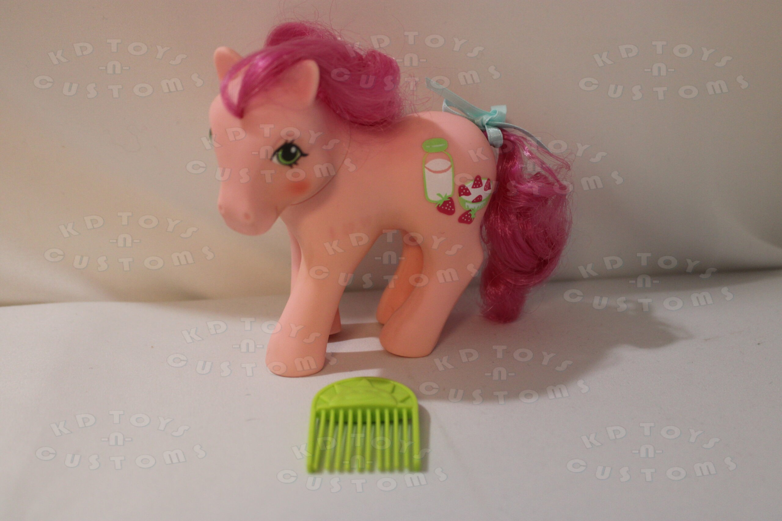 MLP G1 Strawberry Surprise - KD Toys Elite Collections